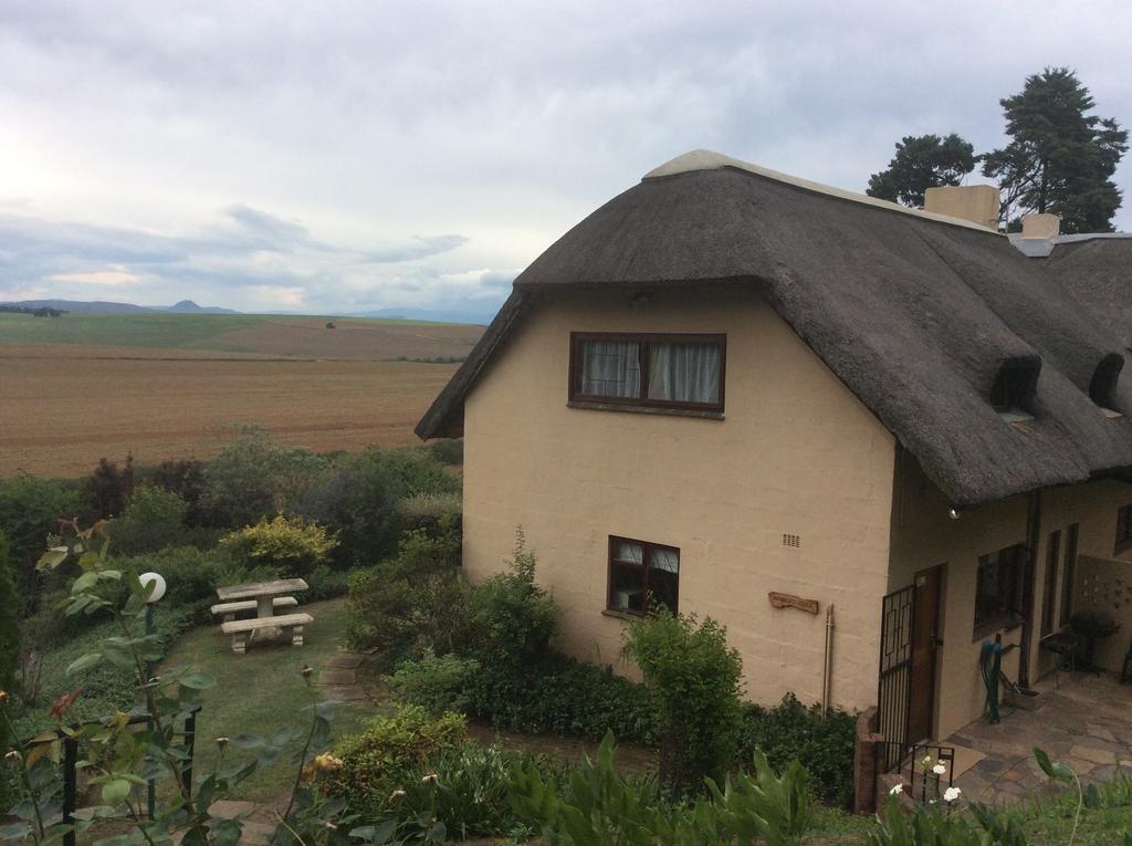 Manwood Lodge - Drakensberg Hikes - explore the Drakensberg