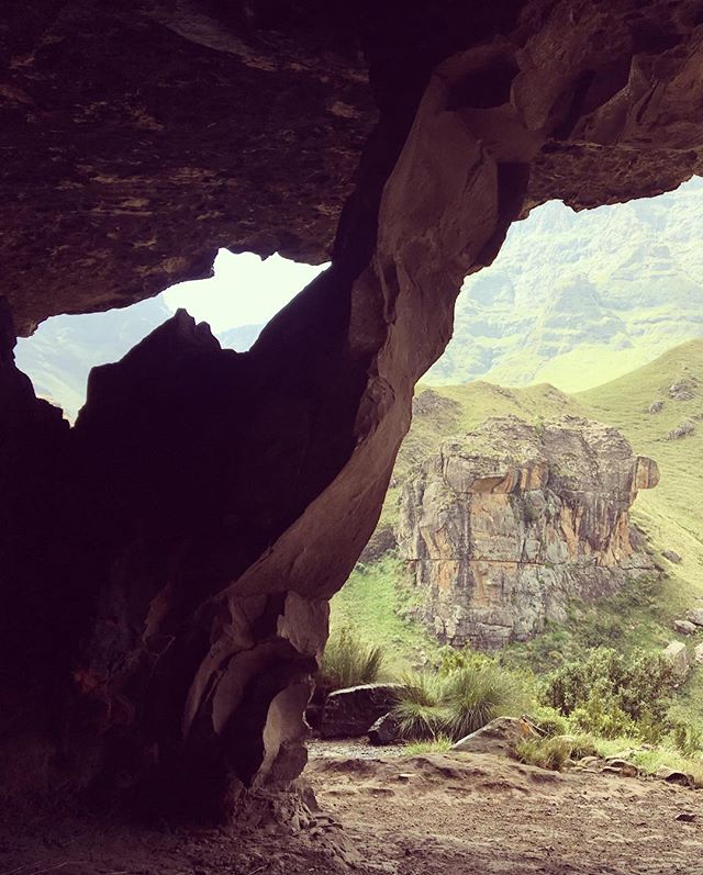 Pillar Cave - Drakensberg Hikes - explore the Drakensberg